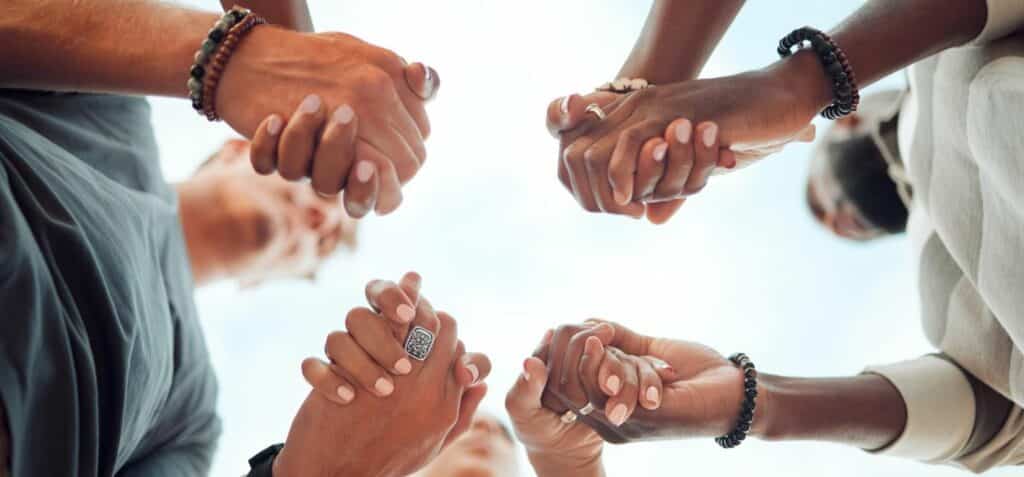 Hoe echte connecties met andere mensen maken - NASMA.be Spirituele Webshop